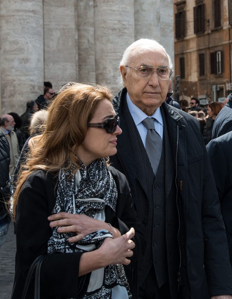 Chi è Dina Minna, la segretaria di Pippo Baudo: per il conduttore era ...