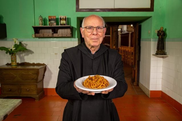 Le ricette del convento, Don Anselmo: “81 anni intensi. Anch’io ho le ...
