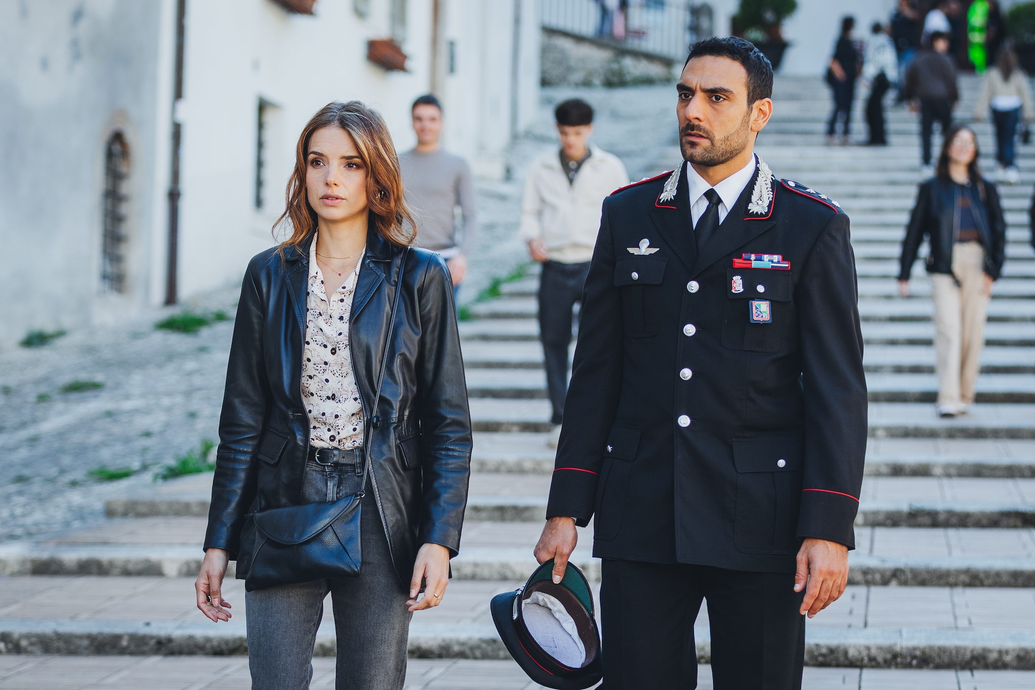 Don Matteo 15: trama, cast e puntate della nuova stagione con Raoul ...