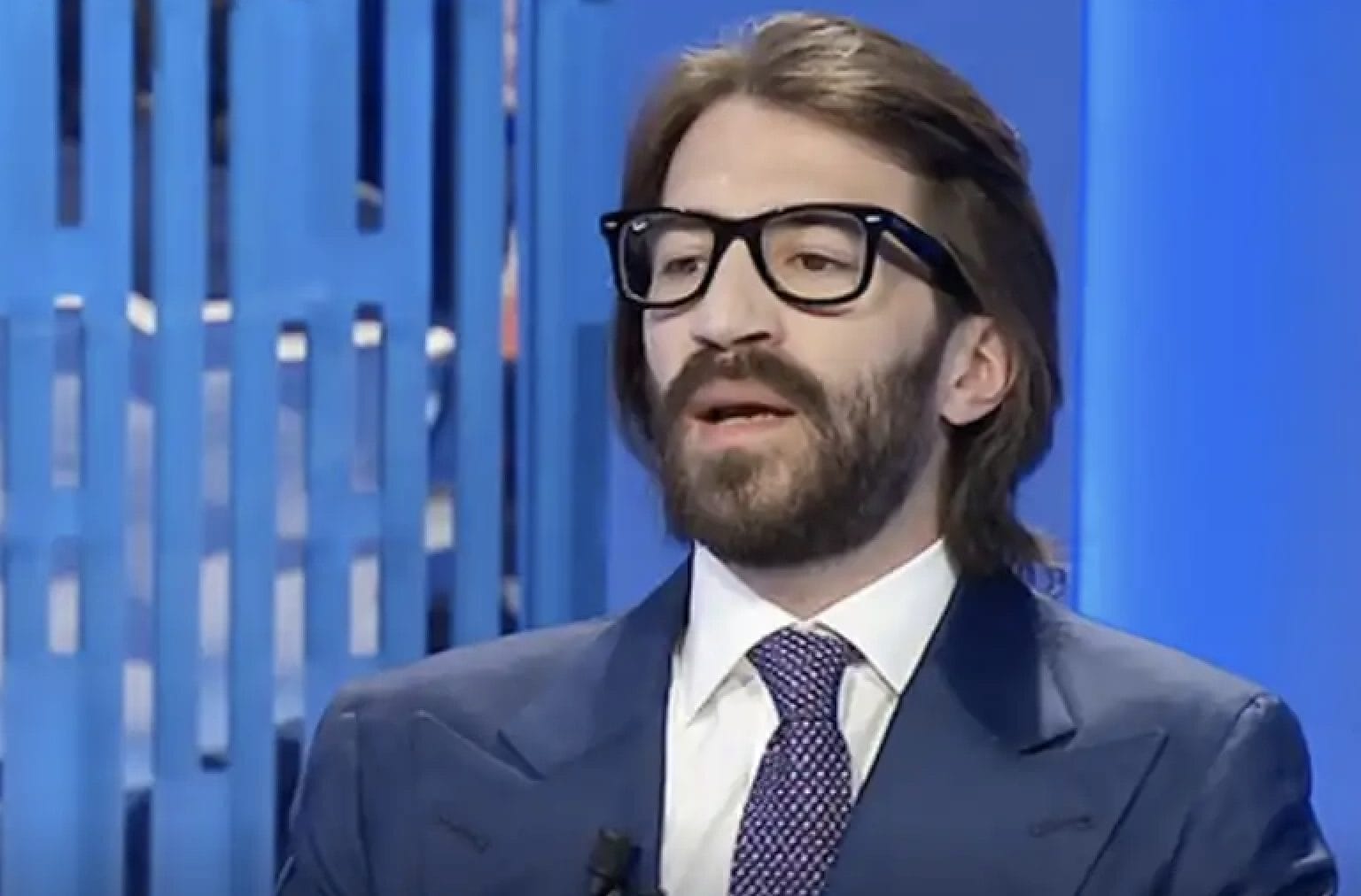 Leonardo Maria Del Vecchio dopo l'incidente in Ferrari a Otto e Mezzo ...