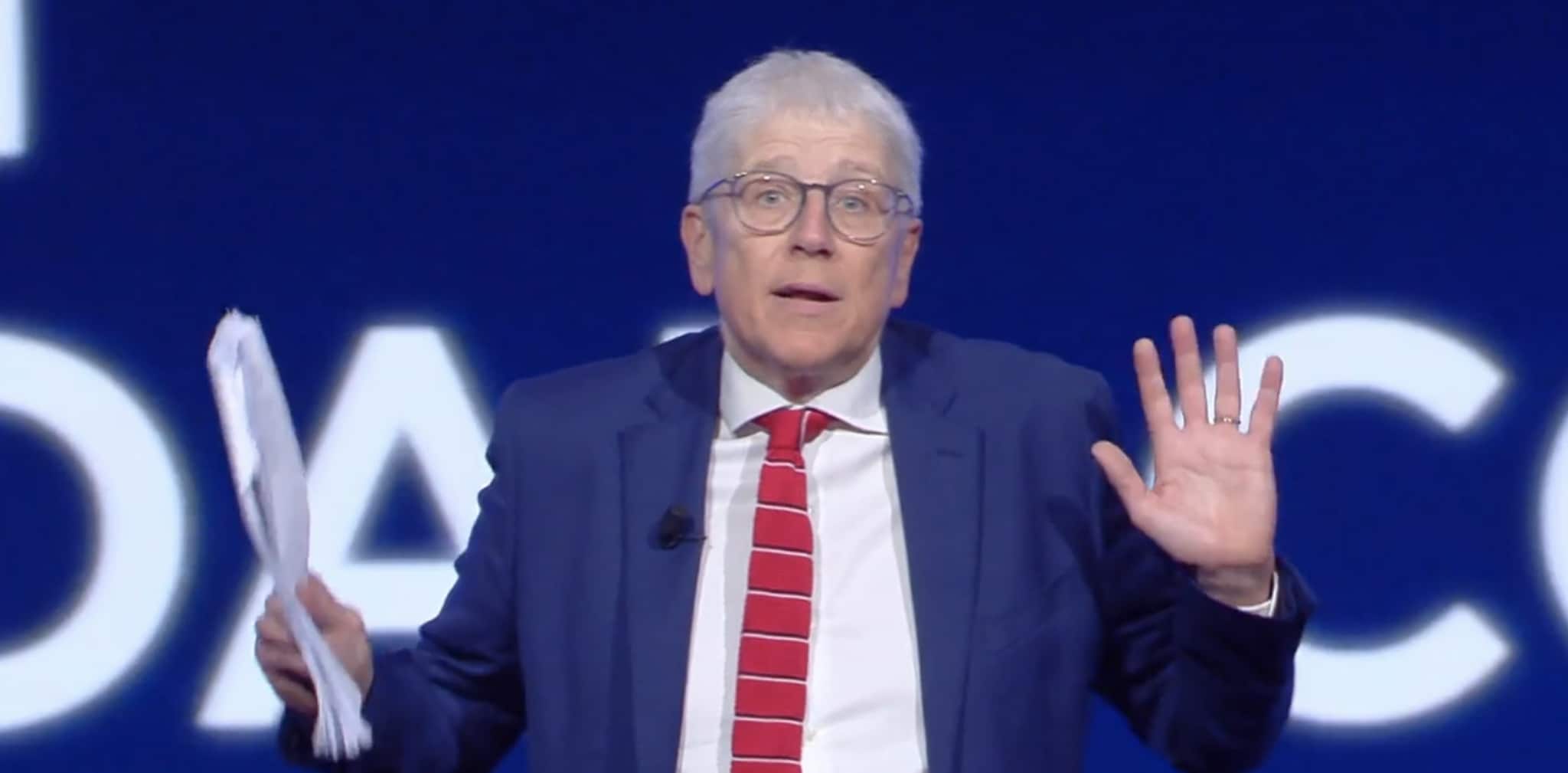 Fuori dal coro, Mario Giordano chiude con una frecciata: "L'abbiamo ...