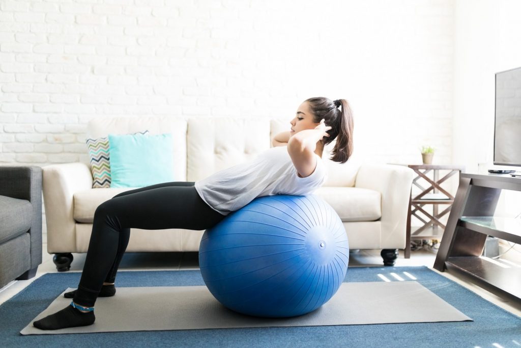 15 esercizi con fitball da fare a casa