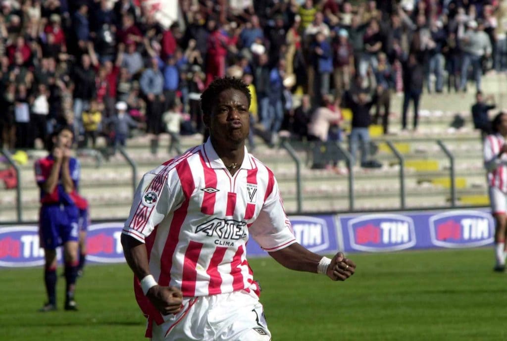 Mohamed Kallon compie 41 anni: la storia dell'ex Inter oggi tecnico ...