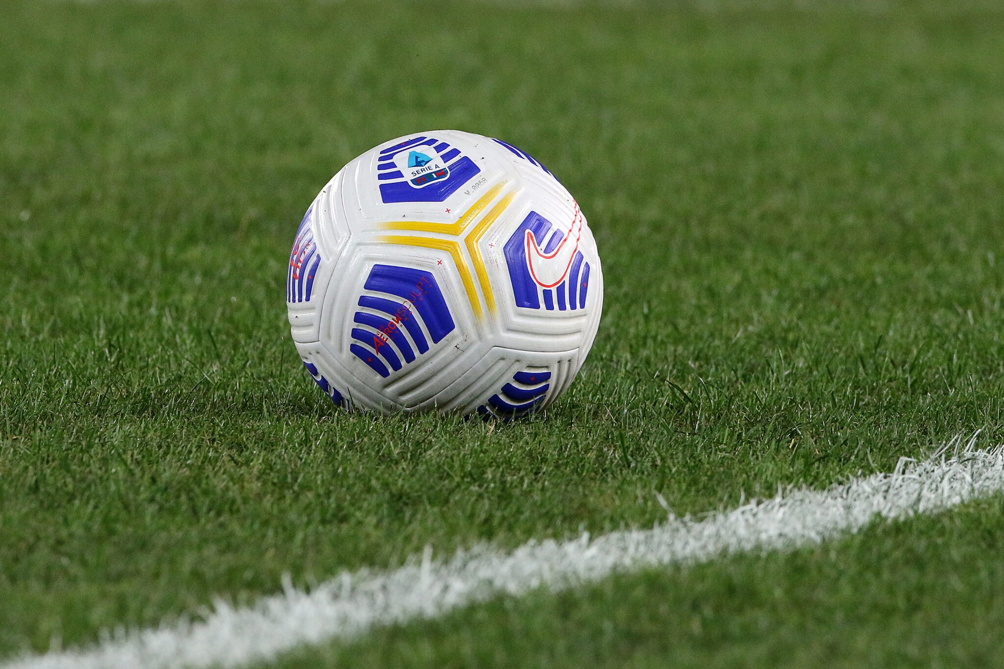 Lega Serie A, da oggi in vigore le norme Uefa: in campo con almeno 12 ...