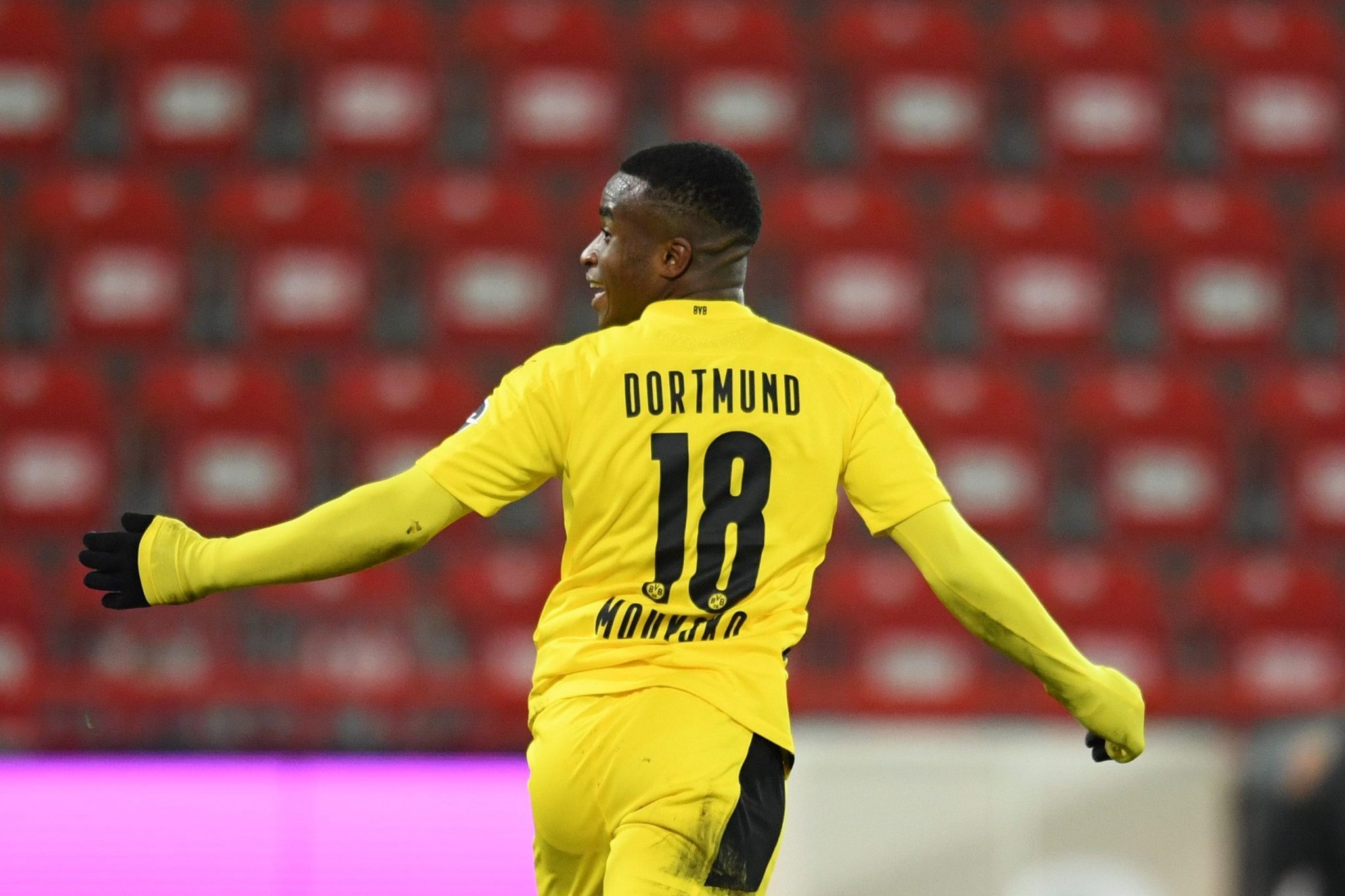 Moukoko entra nella storia della Bundesliga dopo il gol con il Borussia ...