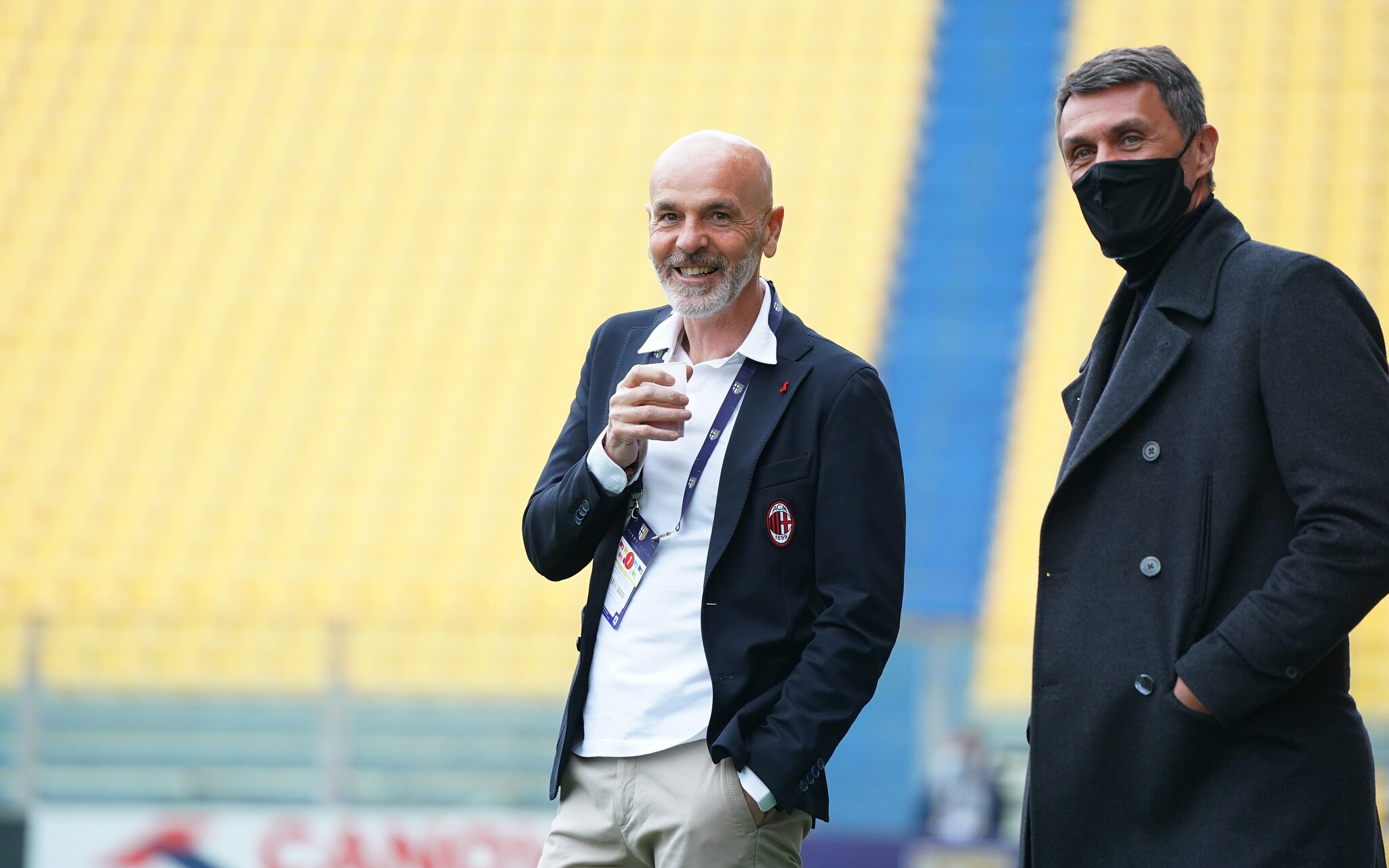 Paolo Maldini nervoso in tribuna alla termine di Parma-Milan