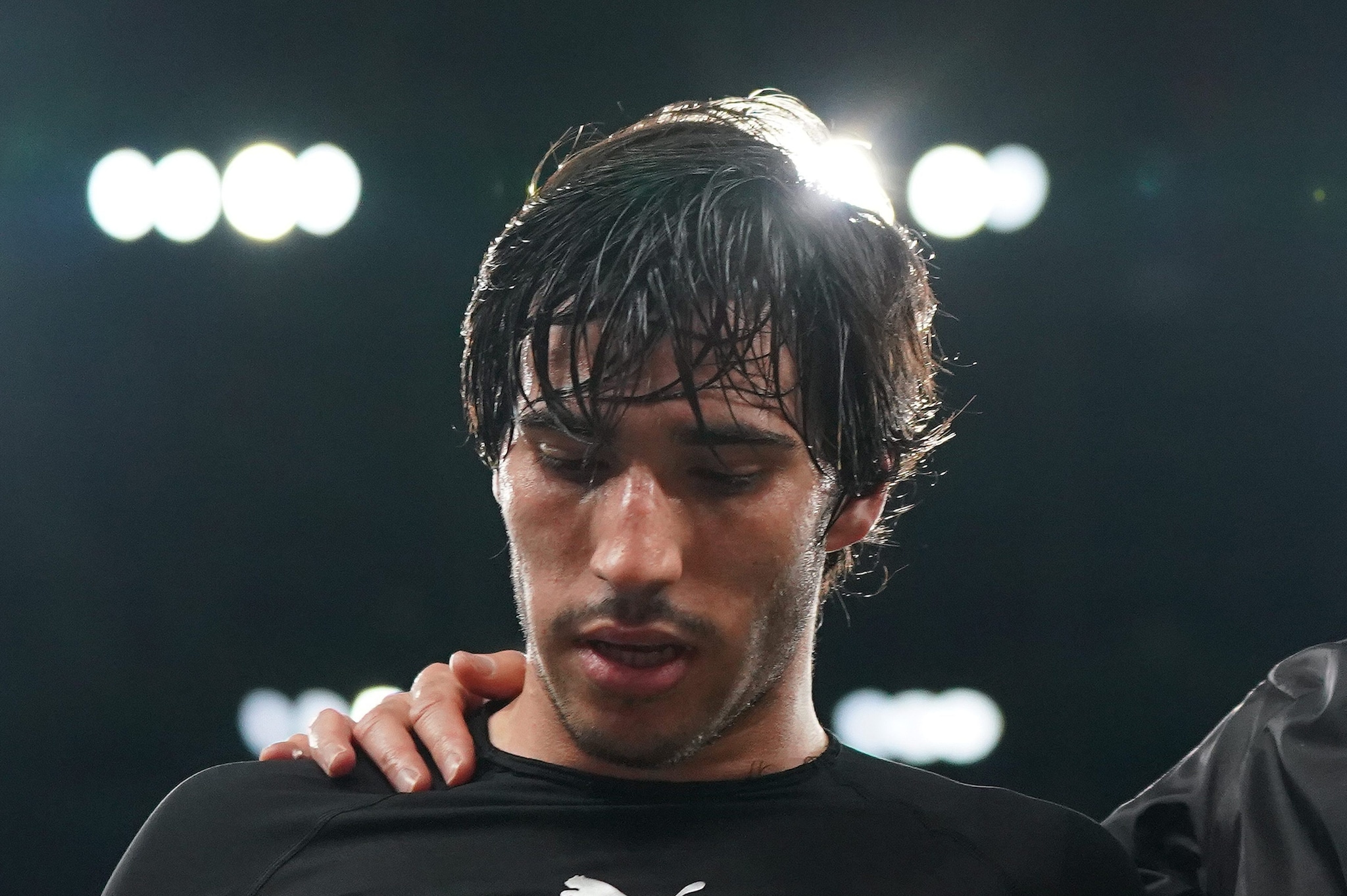 Tonali bocciato: il Milan non lo riscatta e lo rispedisce al Brescia