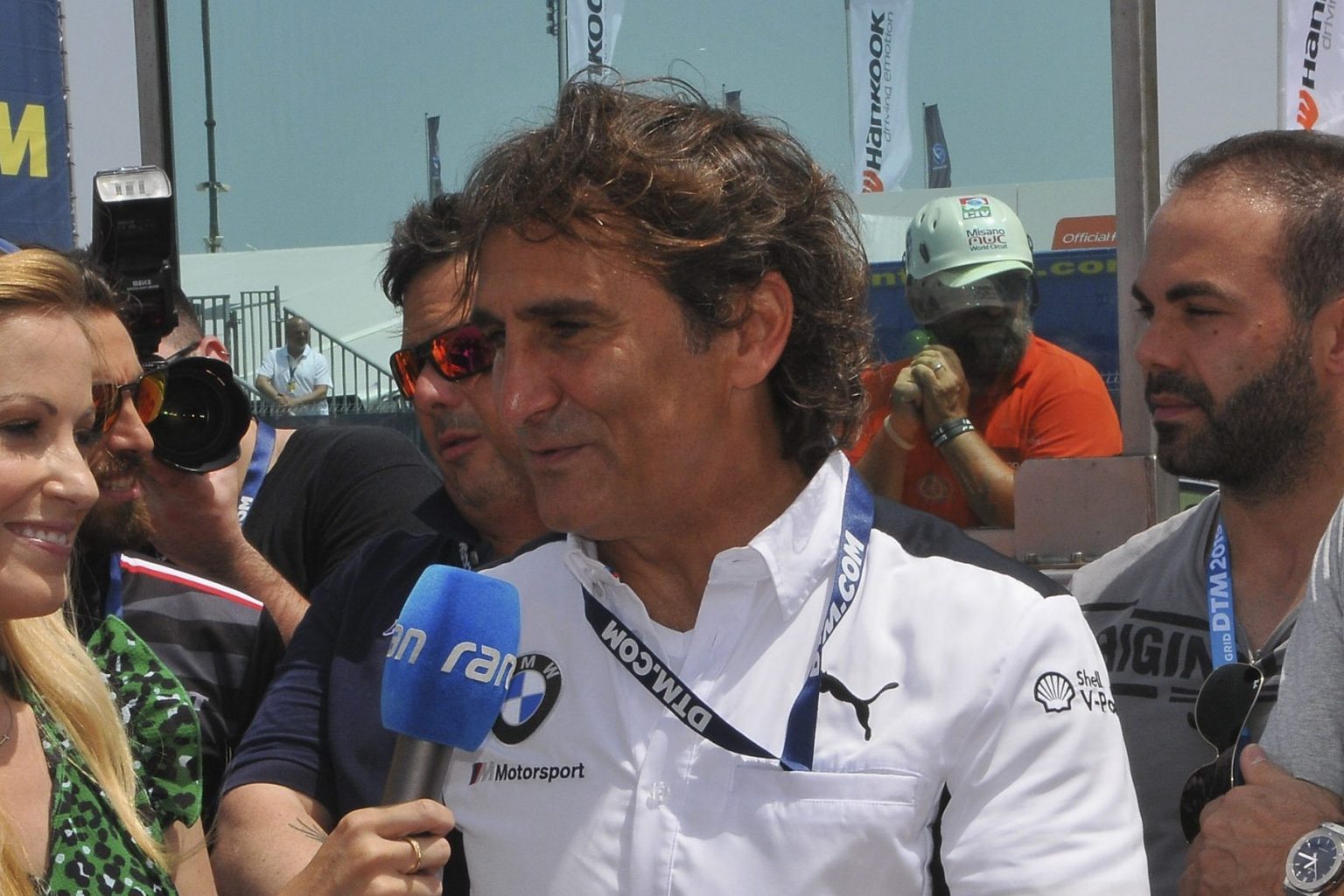 La nuova vita di Alex Zanardi, la moglie Daniela: "Comunica ma non ...