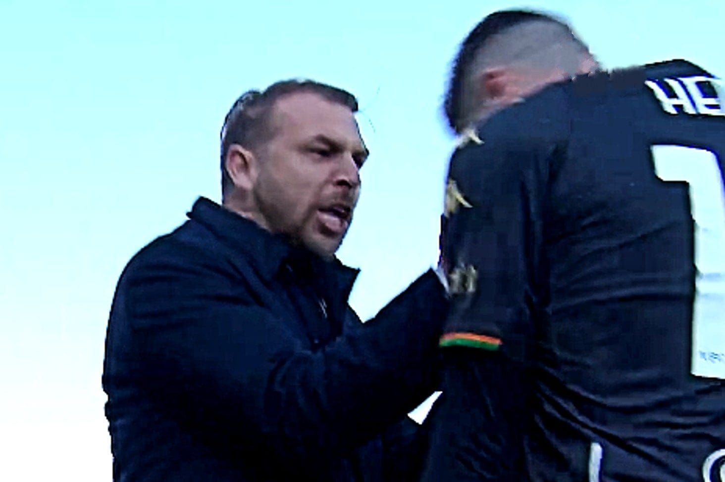 Henry si fa espellere, Zanetti perde la testa: gli mette le mani ...