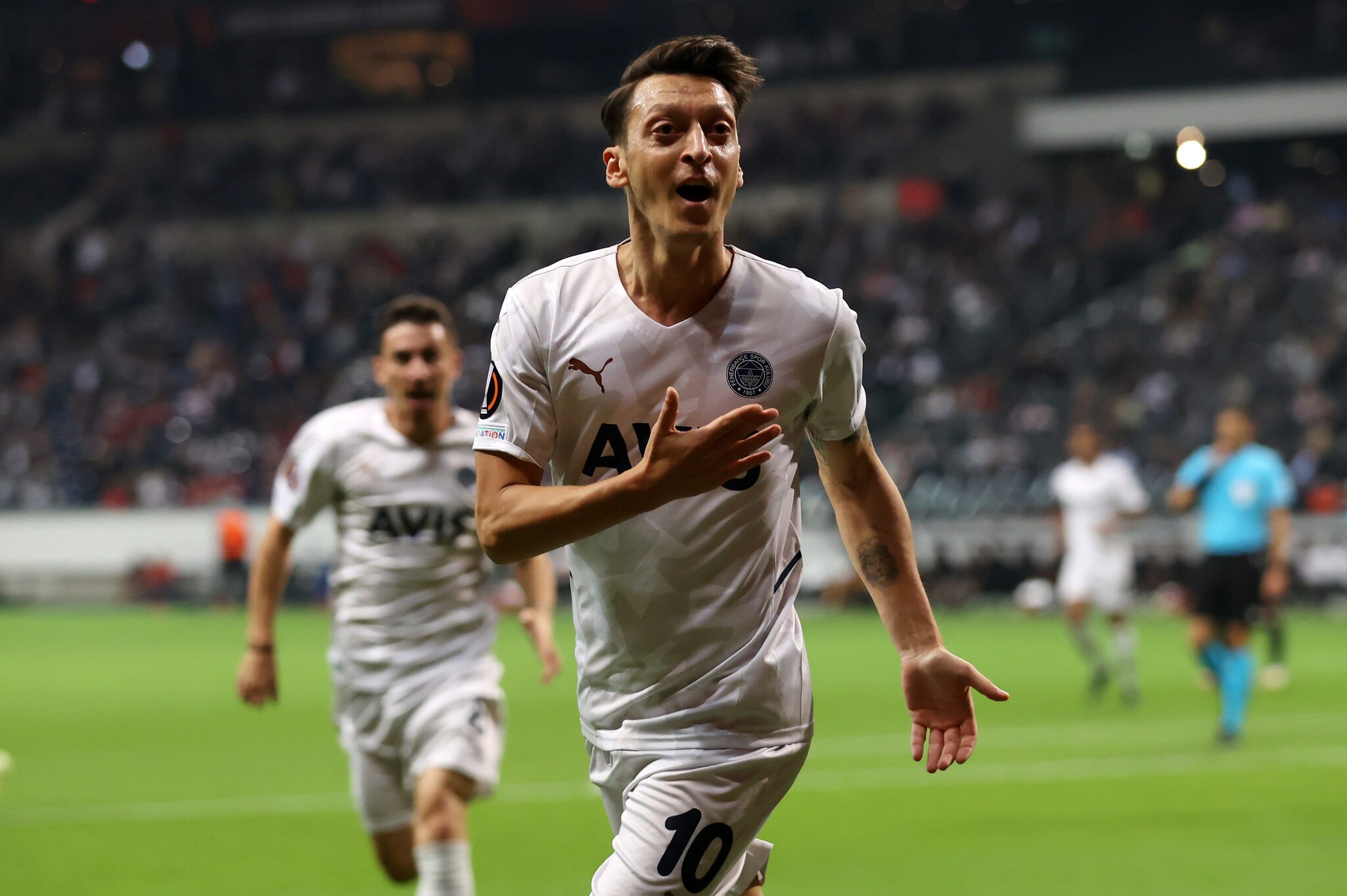 Ozil firma un record di mercato: 29 minuti dall'annuncio della ...