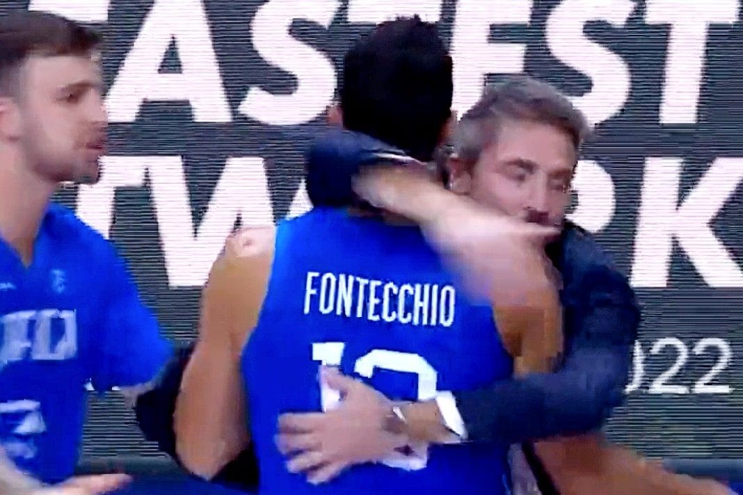 La reazione istintiva di Pozzecco all'errore decisivo di Fontecchio: aveva già capito tutto