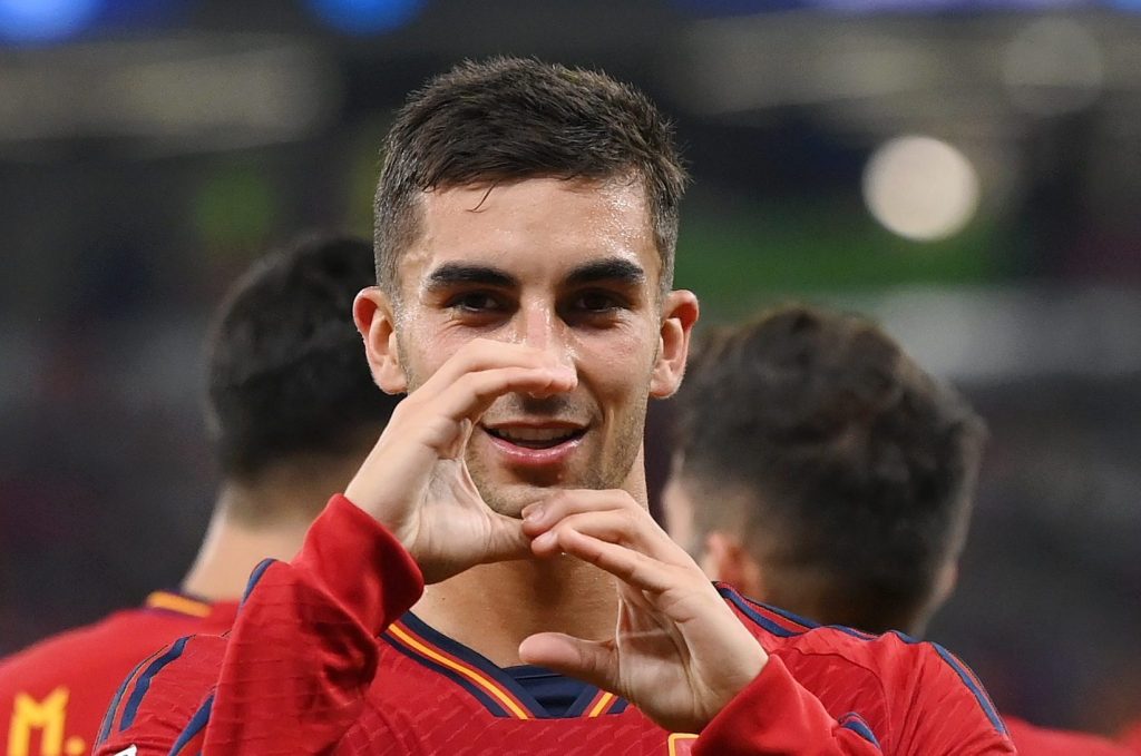 Luis Enrique avvisa Ferran Torres, guai a mettere incinta sua figlia ...