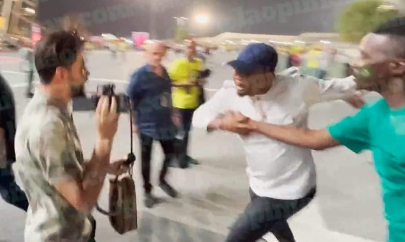 Eto'o è una furia: calci e spintoni a uno youtuber algerino per una ...