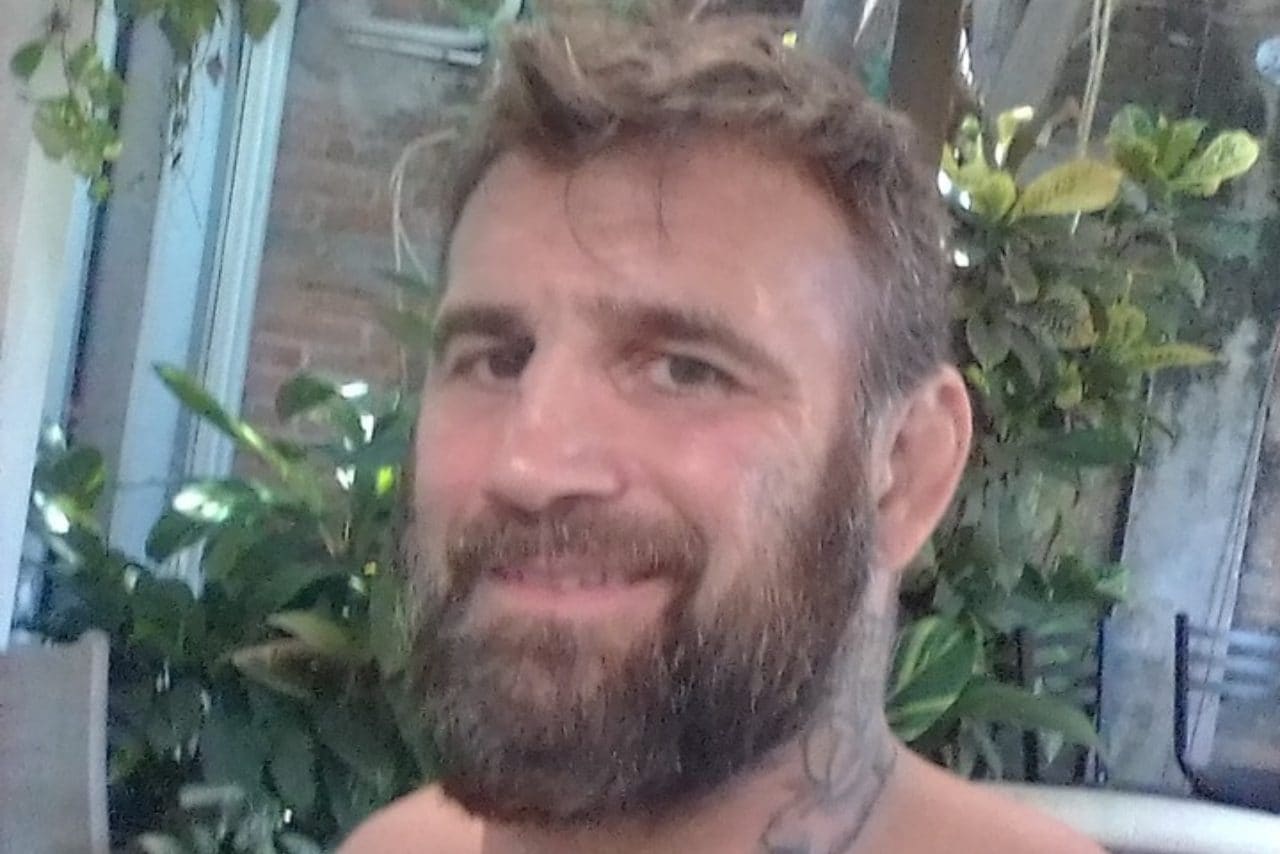 Ex lottatore MMA arrestato per l'omicidio della compagna: viene ...