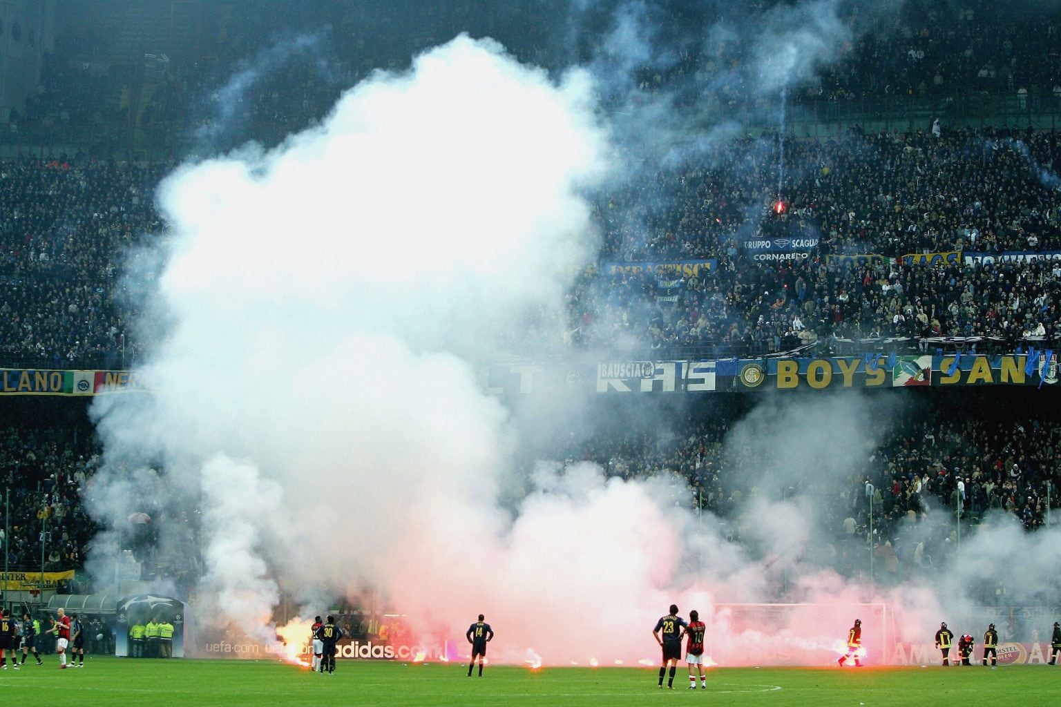 La vera storia della foto con Materazzi e Rui Costa nel derby di ...