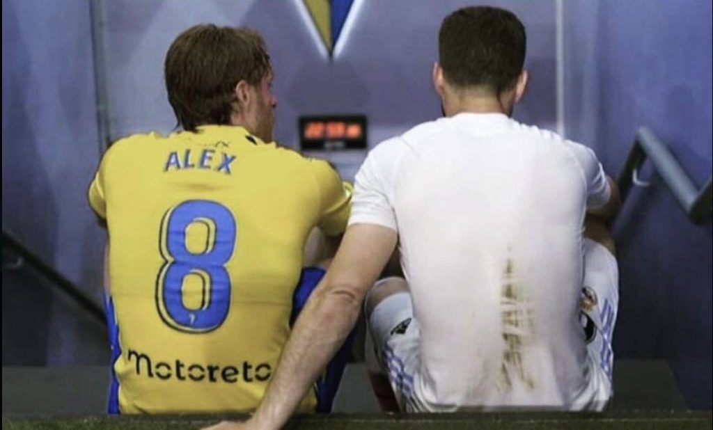Nacho Fernandez segna e poi consola il fratello Alex che lotta per ...