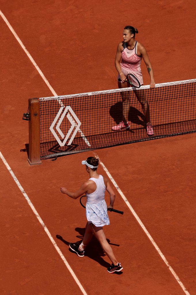 Sabalenka aspetta invano la stretta di mano di Svitolina al Roland Garros: "Una provocazione"