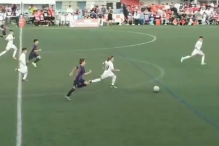 Daniel Badislav è il portiere più grasso al mondo: pesa 130 chili (VIDEO)