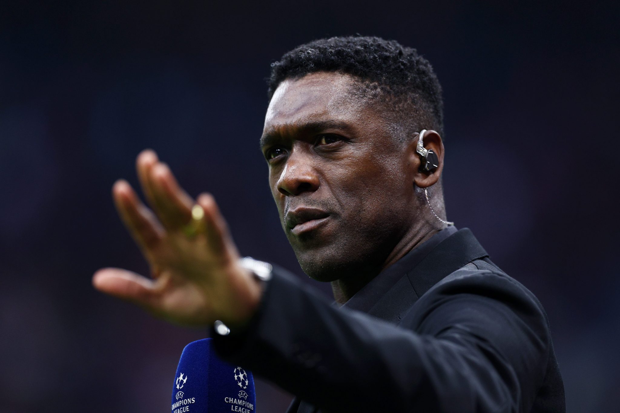 Seedorf a 47 anni ha un fisico mostruoso e si allena così: svelato il ...