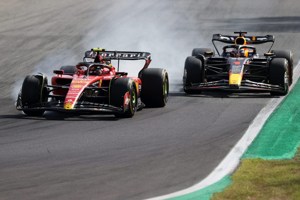 Verstappen è inarrestabile, trionfa anche nel GP di Monza: Sainz terzo, Leclerc fuori dal podio