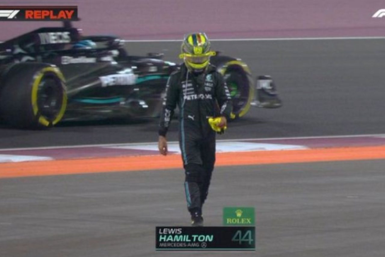 Hamilton si distrae pochi secondi in Qatar ma è un lapsus fatale: dovrà ...