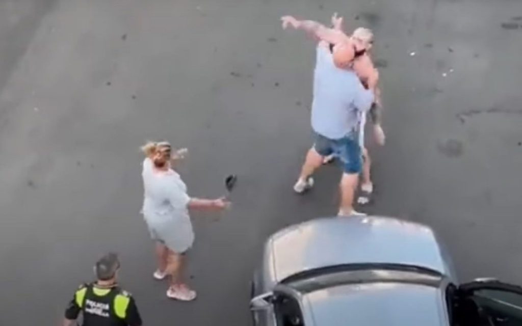 Violenta rissa in strada per il fantacalcio, 2 feriti e 4 arresti: "Mi ...