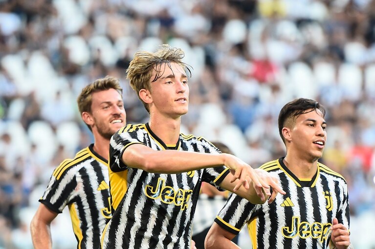 Il padre di Huijsen spara a zero sulla Juventus dopo l'addio: "Thiago ...