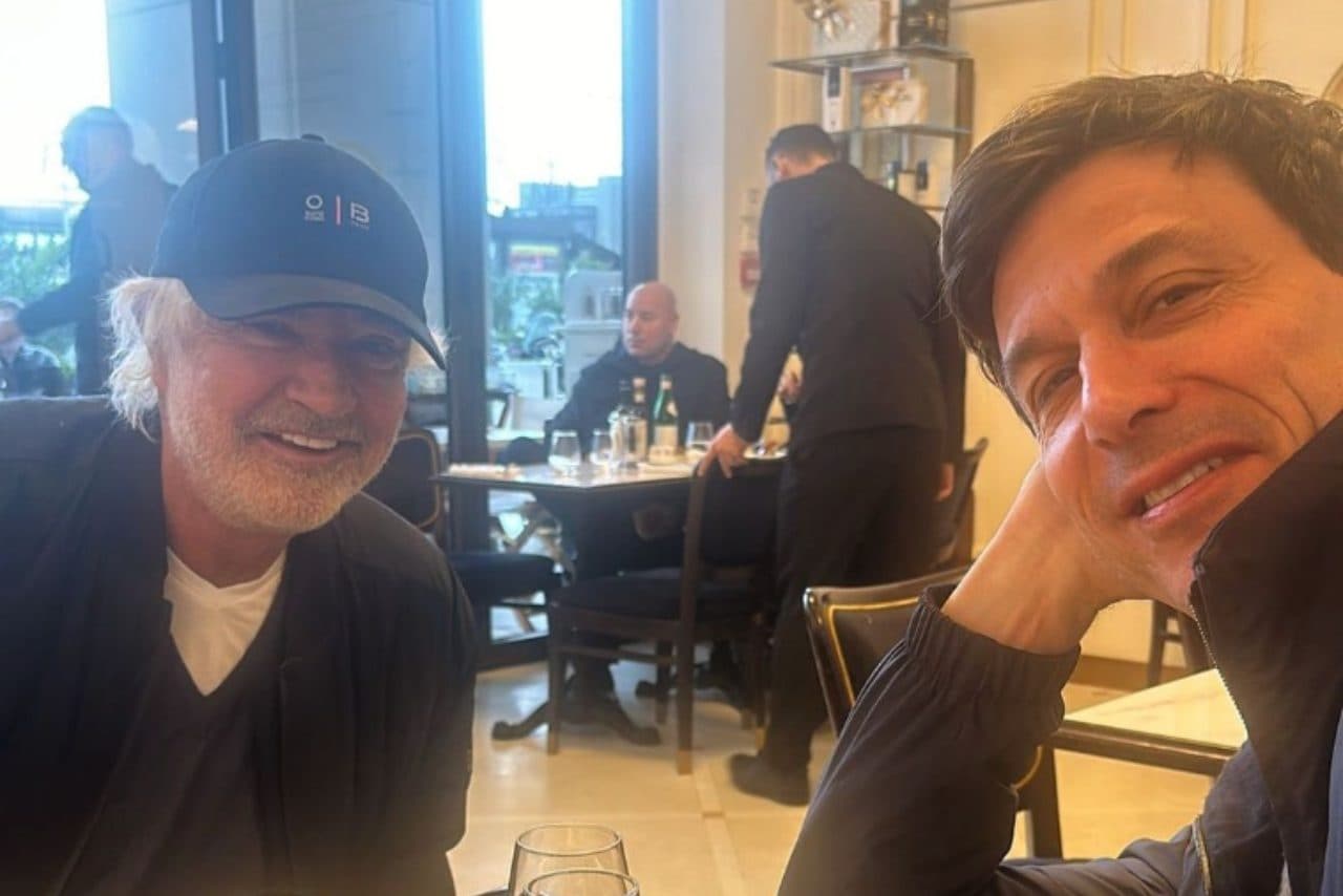 Briatore pubblica una foto con Wolff mentre Alonso presenta l'Aston ...