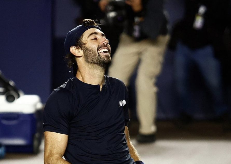 La notte da leoni di Thompson, in campo fino alle 3 per vincere due ...