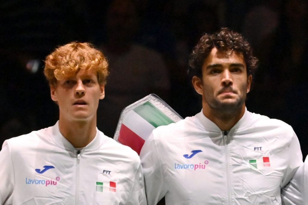 Sinner tende una mano a Berrettini in difficoltà, offerta bellissima: "Perché ci tengo molto a lui"