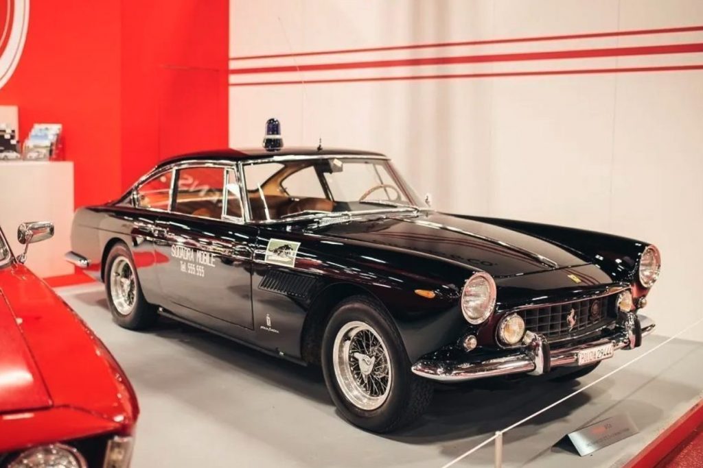 Possiede una Ferrari unica ma non può venderla per ordine del Ministero ...