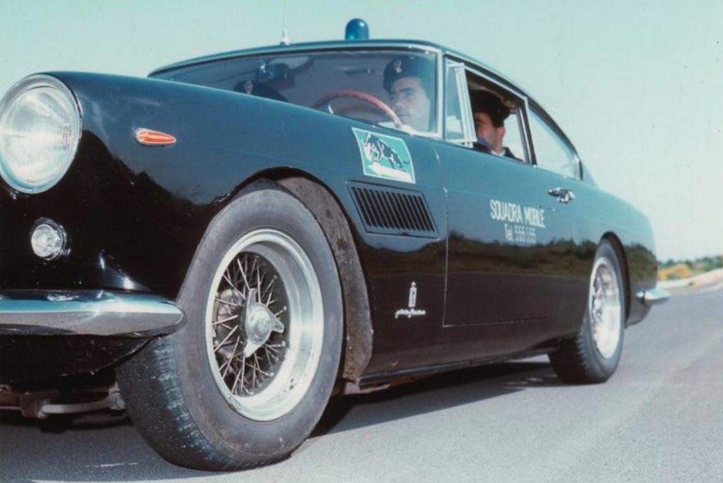 Possiede una Ferrari unica ma non può venderla per ordine del Ministero ...