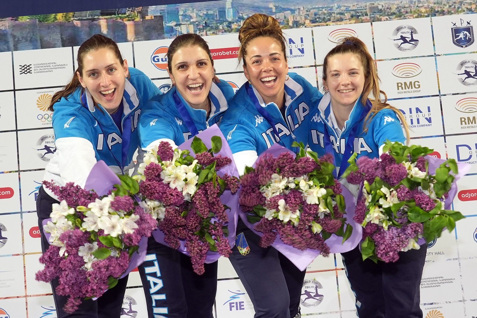 Trionfo totale delle fiorettiste azzurre al Mondiale! L'oro a squadre dopo l'intero podio ...