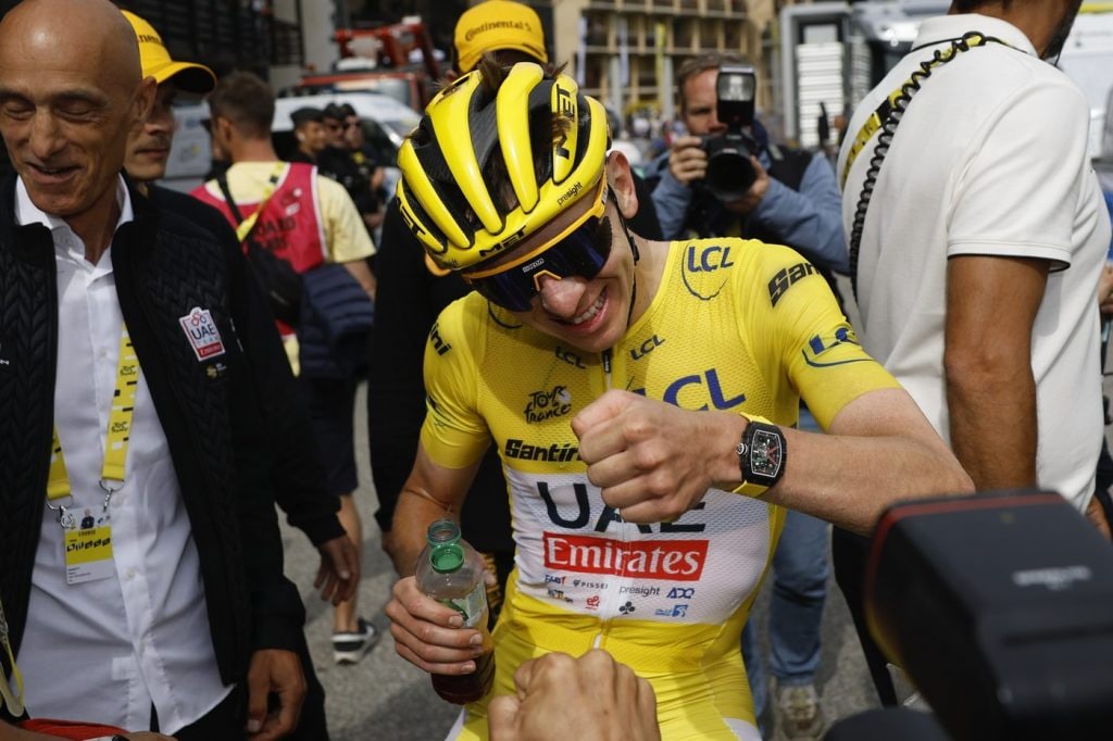 Pogacar corre il Tour de France con un orologio esagerato: vale più del ...