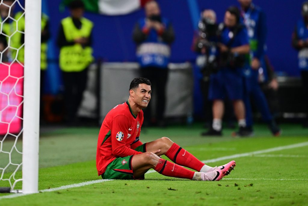 Cristiano Ronaldo si motiva prima della punizione: "Io sono il migliore ...