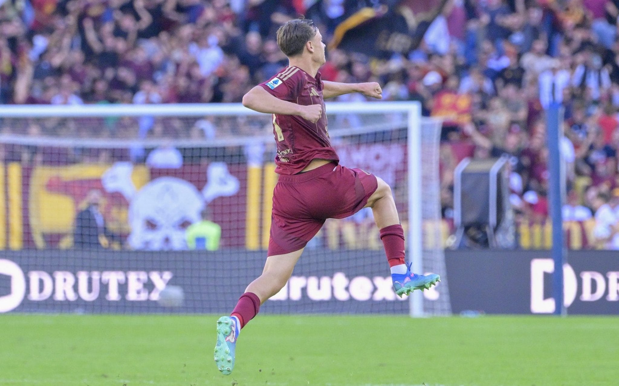 Chi è Niccolò Pisilli, il talento della Roma che fece "scappare ...