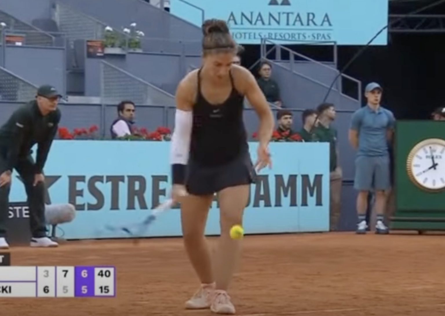 Perché Sara Errani batte col servizio da sotto nei punti più importanti: "Jasmine lo sapeva"