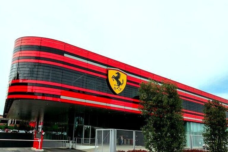 La Ferrari cambia motore per la F1 2027, ma potrebbe debuttare già nel ...