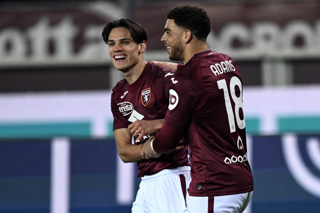 Il Torino torna a vincere in casa dopo tre mesi: Che Adams stende il Cagliari con una doppietta