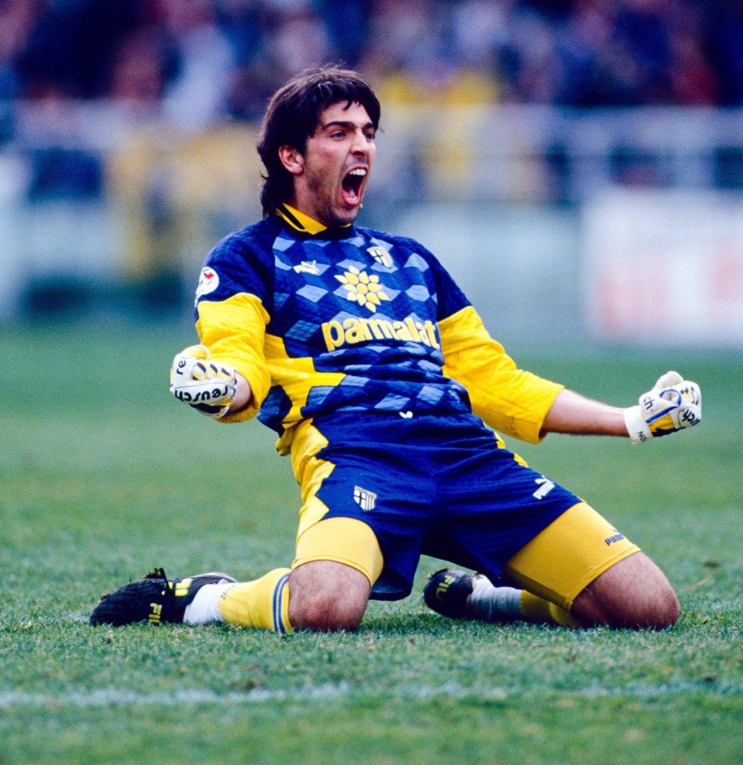 Gigi Buffon: "Giravo i primi stipendi sul conto dei miei. Mi sono ...