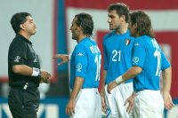 L'arbitro Byron Moreno torna in campo, i colleghi lo ripudiano: nello ...