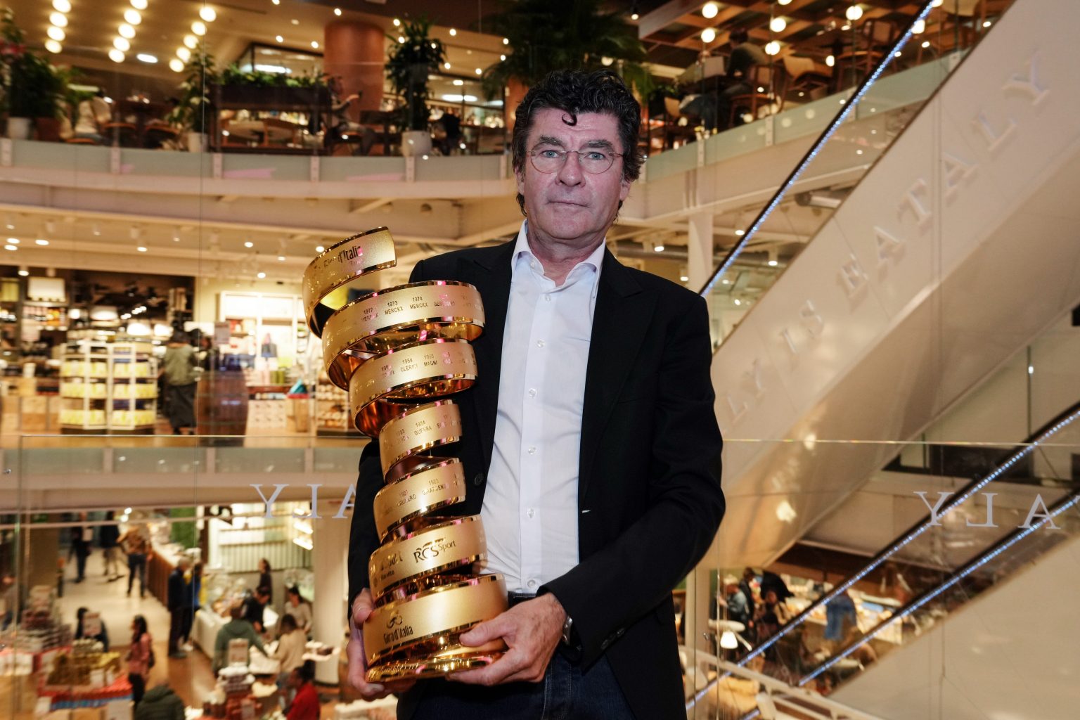 Gianni Bugno: "Nascondevo i trofei per sentirmi normale. Mi hanno ...