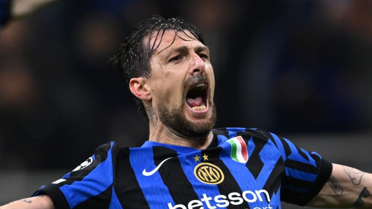 Acerbi bloccato nel traffico post partita, una macchina lo affianca: gli propongono la clonazione