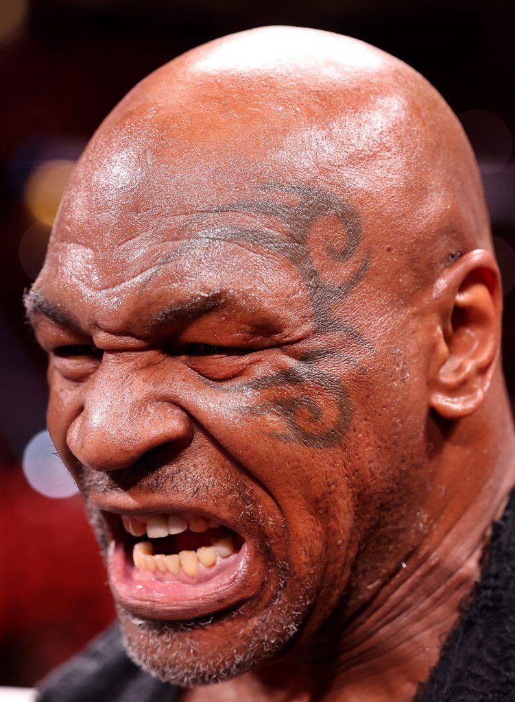 Mike Tyson: "Potrei buttarmi da un palazzo di 15 piani per vedere se so ...