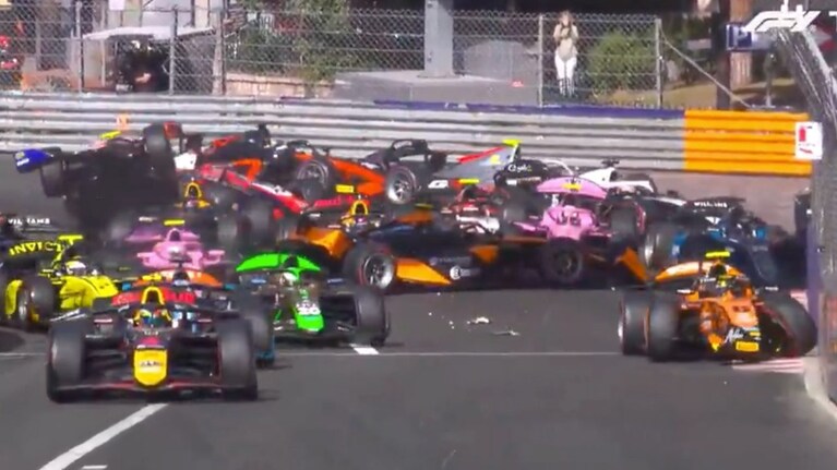 Pazzesco incidente a catena nel GP Monaco di Formula 2: alla prima ...