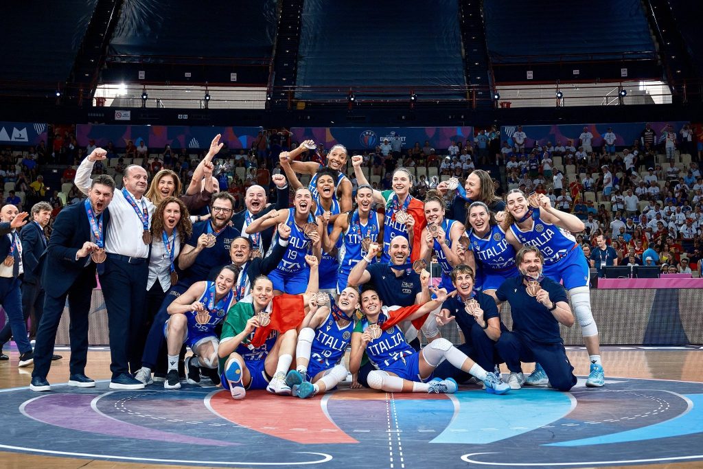 Il segreto di Yang Xinmin, il "nonno di ferro" del bodybuilding: ha 77 ...