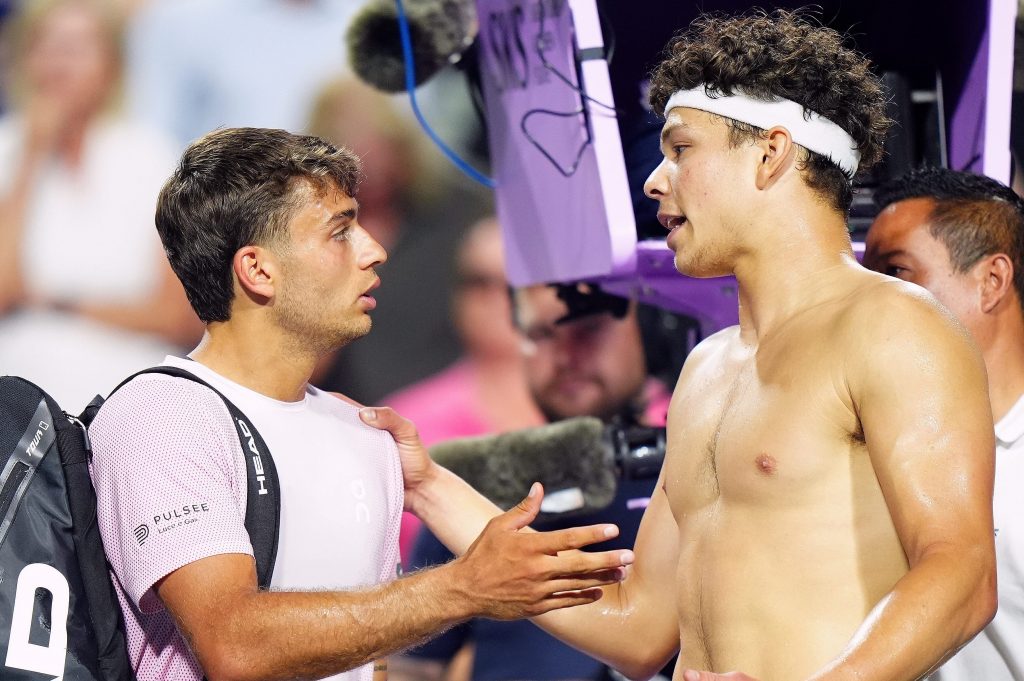 Cobolli perde con Shelton, poi Ben lo affronta sotto rete: "Mi hai fatto quel gesto"