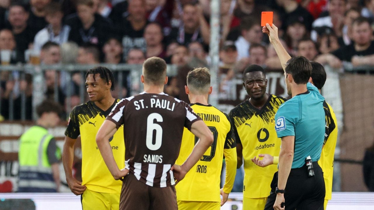 Esordio da incubo per Filippo Mané col Borussia Dortmund in Bundesliga ...