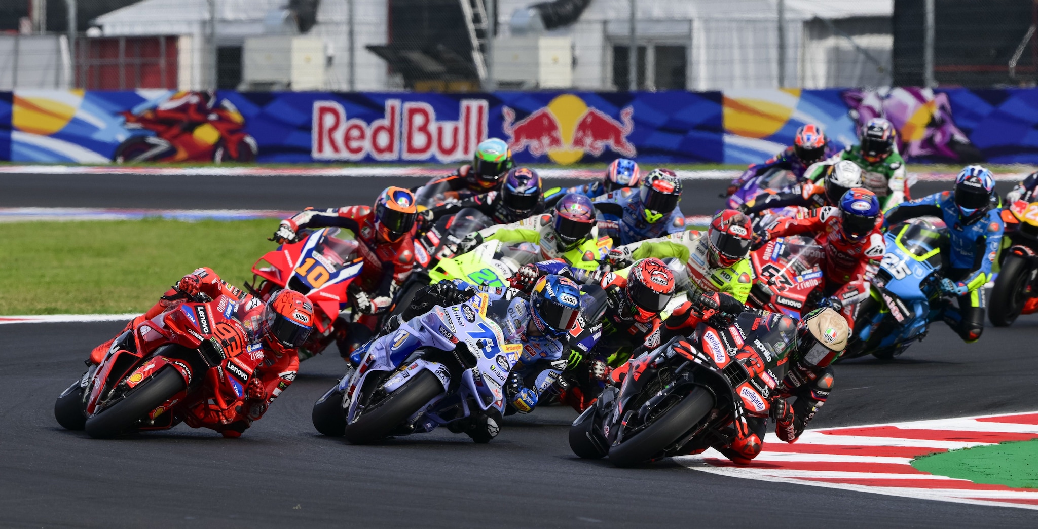 MotoGP, Marc Marquez vince il GP San Marino a Misano: 2° un coriaceo Bezzecchi, classifica e ...