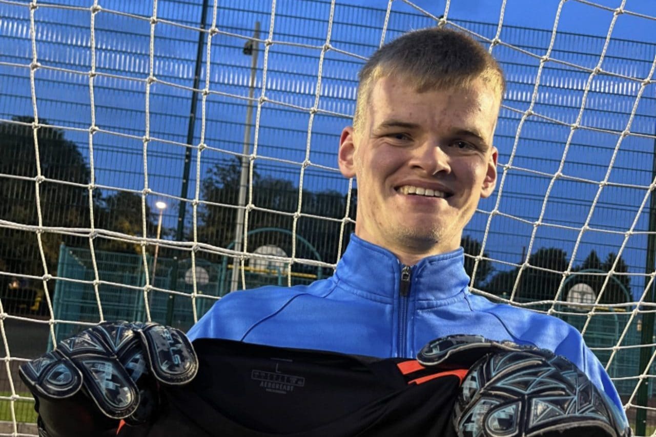 Owen Hayward si ritira dal calcio a soli 20 per diventare un medico ...